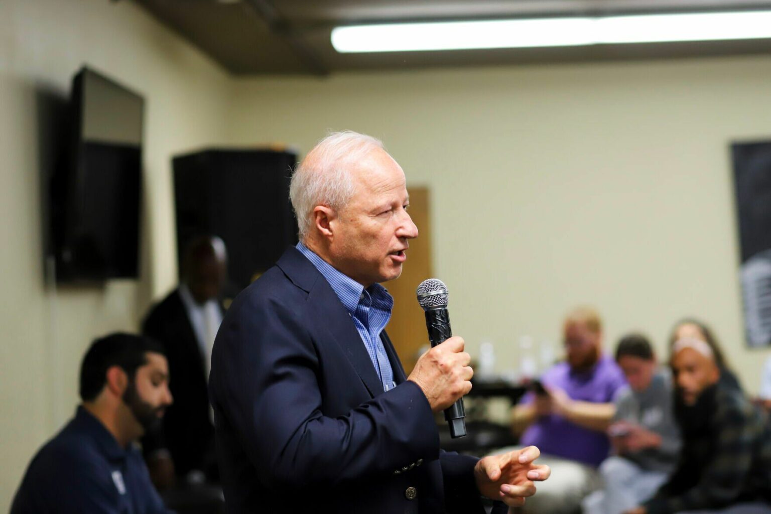 Construction company announces Aurora headquarters, adding 1,700 jobs ...