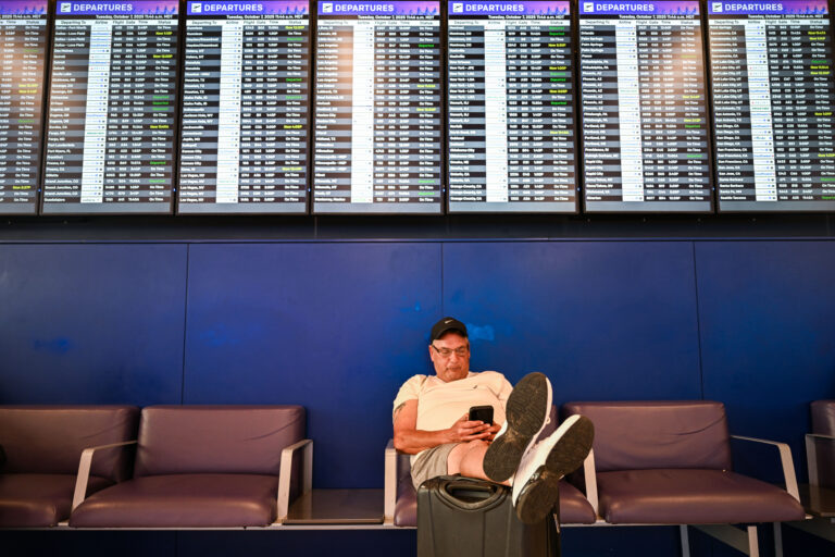 Federal shutdown spurs Denver airport delays - Colorado Politics