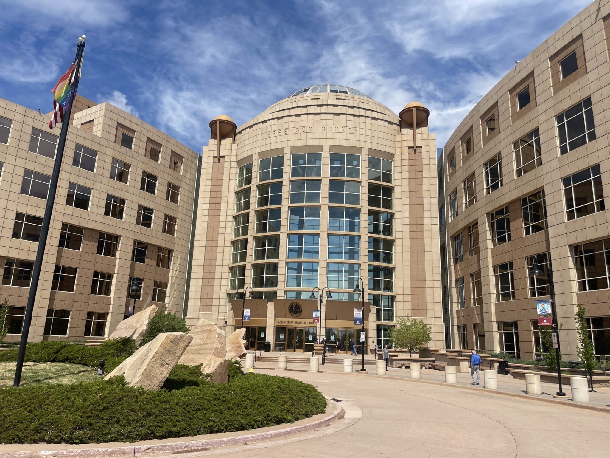 Aurora police communication policy changes draw criticism